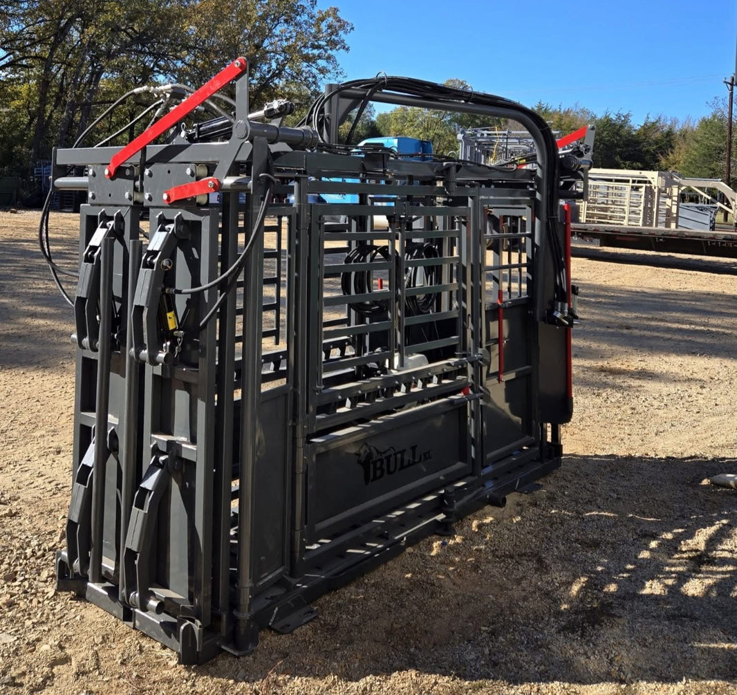Hydraulic Chutes – Livestock Equipment Specialist : R & R Livestock ...